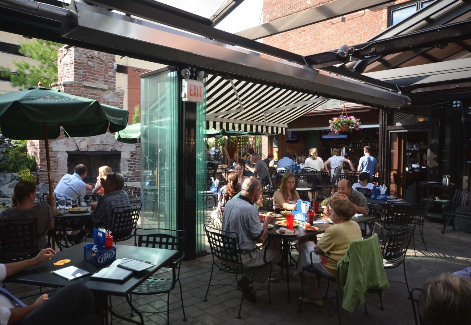 Designing Dynamic Spaces: Retractable Enclosures for Restaurant Patios ...